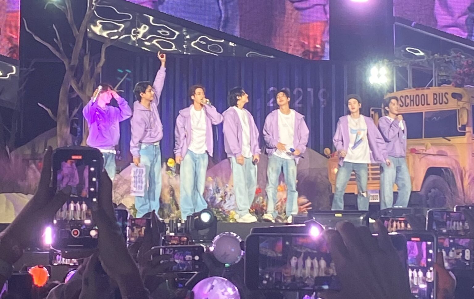 Money, it's a gas! | Bts live in Busan, la recensione di una Army ...