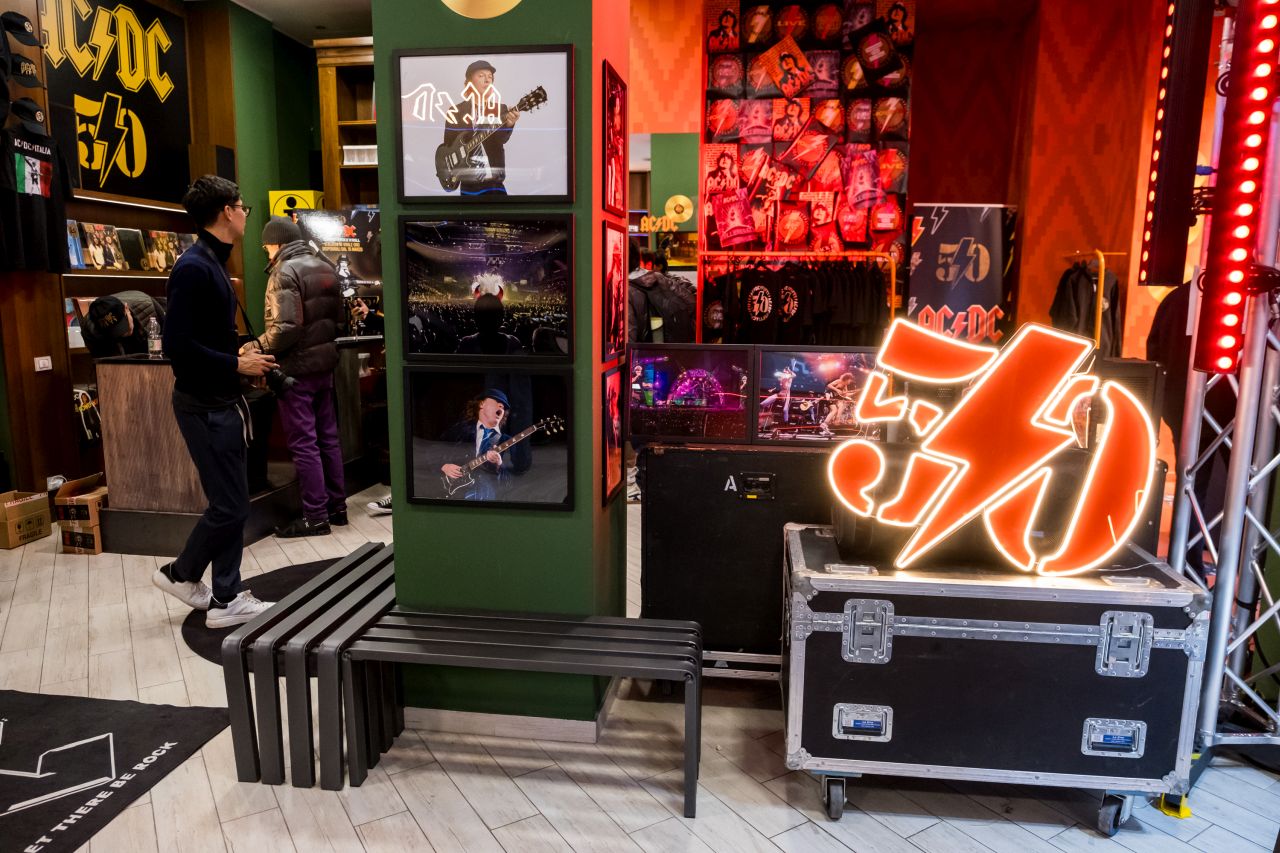 Money, it's a gas! | AC/DC, ecco come si crea una fan experience fisica ...